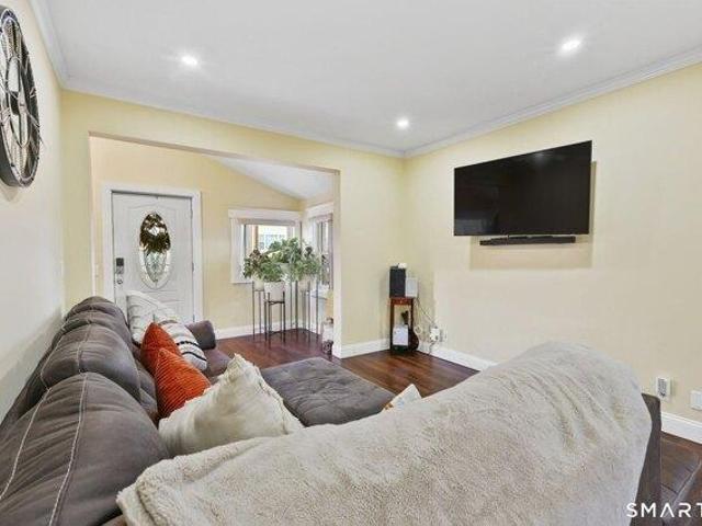 2 bedroom, Stamford CT 06902 102346002