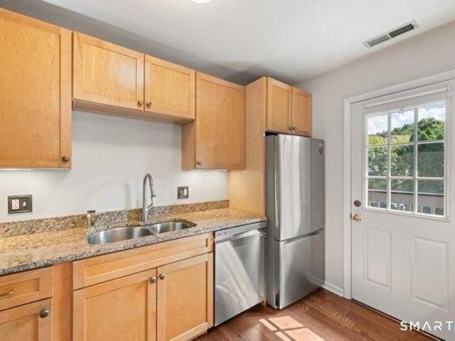 2 bedroom, Stamford CT 06905 105140946