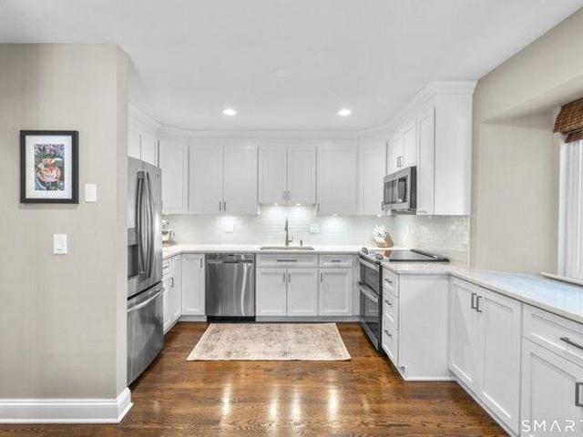 2 bedroom, Stamford CT 06907 105141592