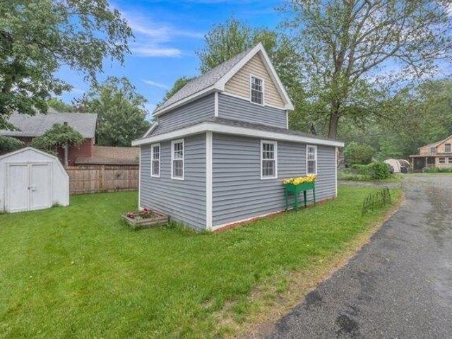 2 bedroom, Sterling MA 01564 102922796