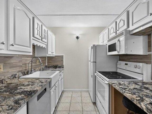 2 bedroom, Stoneham MA 02180 104477369