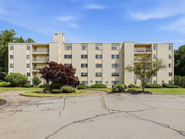 2 bedroom, Stoneham MA 02180 105081099