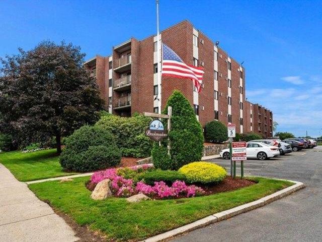 2 bedroom, Stoneham MA 02180 105092775