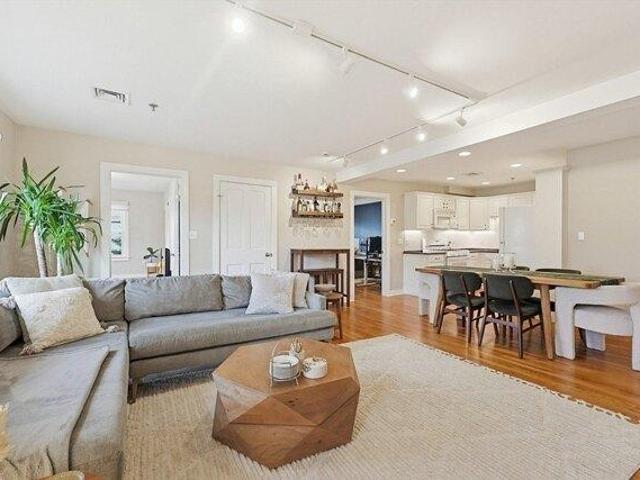 2 bedroom, Stoneham MA 02180 102729053