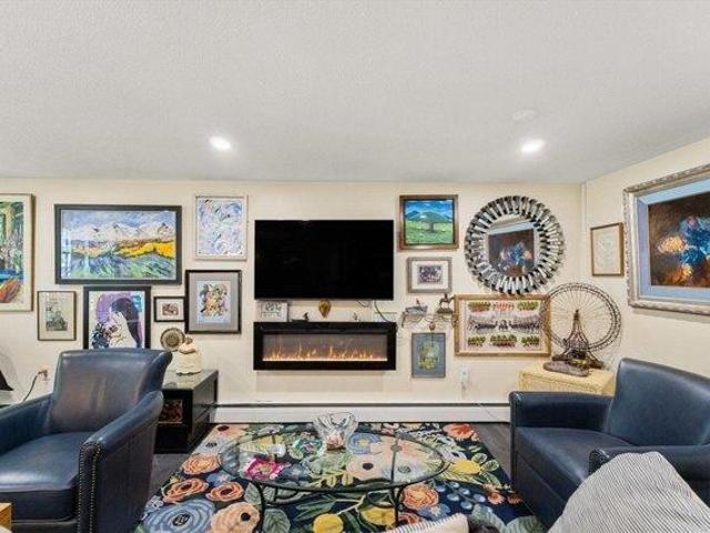 2 bedroom, Stoneham MA 02180 102723683