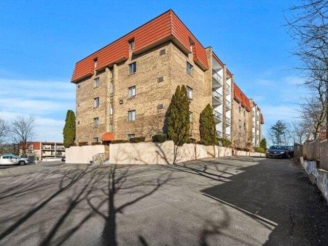 2 bedroom, Stoneham MA 02180 103494904
