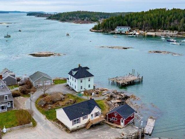 2 bedroom, Stonington ME 04681 104831736