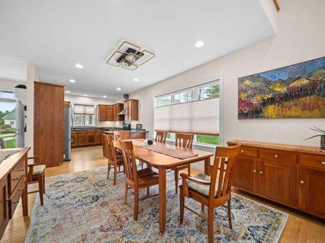 2 bedroom, Stratham NH 03885 102409309