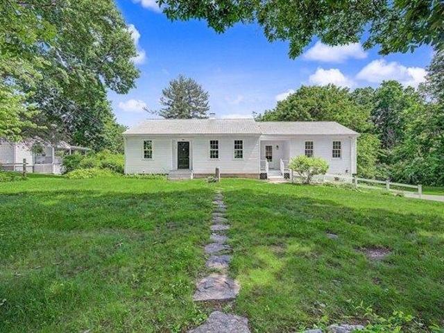 2 bedroom, Sutton MA 01590 104444462