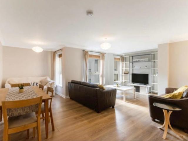2 bedroom sublet near the University of Glasgow