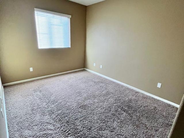 2 Bedroom Suite Perfect for Working Young Pro