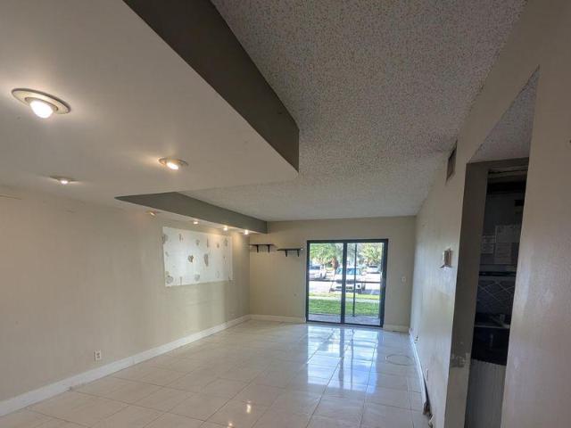2 bedroom, Sunrise FL 33351 LS100973404