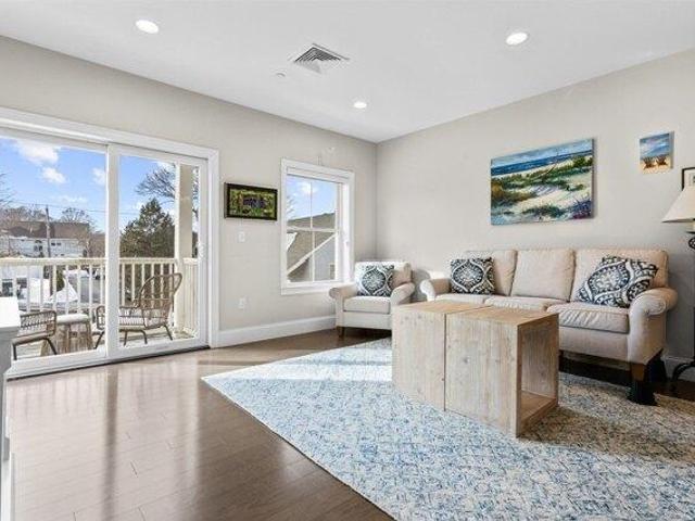 2 bedroom, Swampscott MA 01907 LS102822540