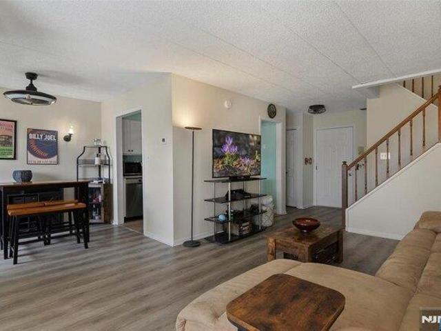 2 bedroom, Pompton Lakes NJ 07442 LS101800876