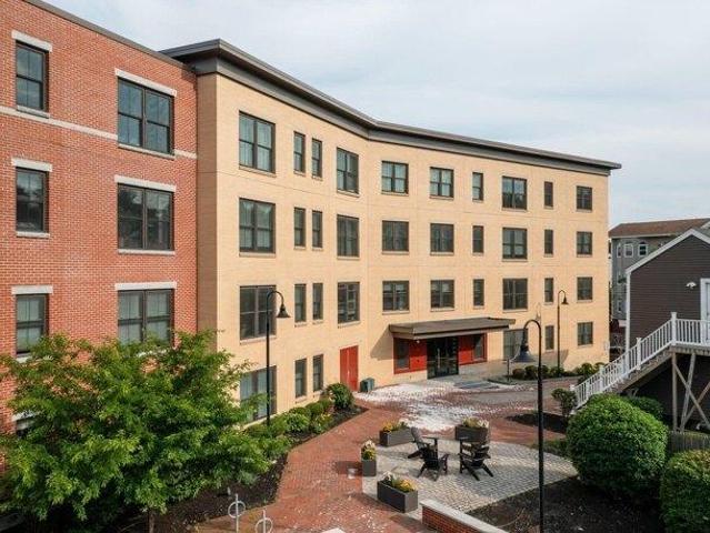 2 bedroom, Portland ME 04101 105125131