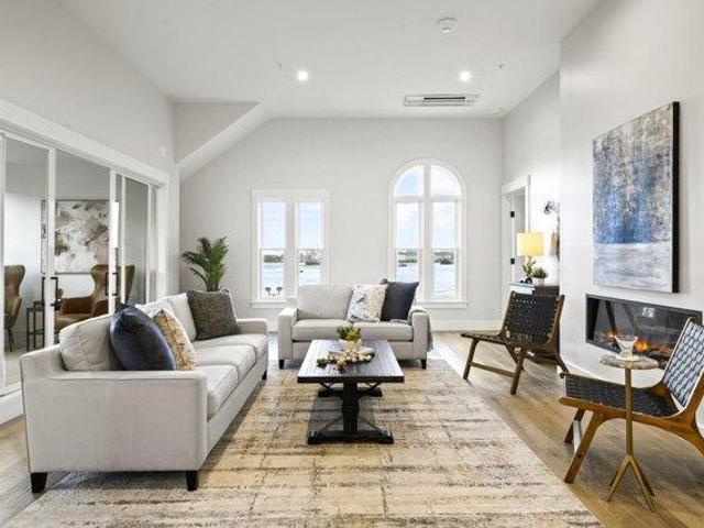 2 bedroom, Portland ME 04101 102409273
