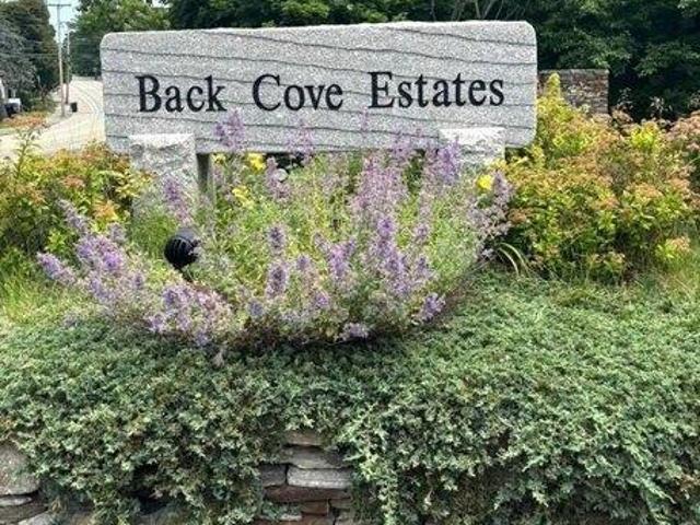 2 bedroom, Portland ME 04103 104442124