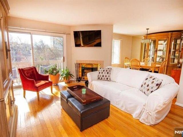 2 bedroom, Palisades Park NJ 07650 102256377