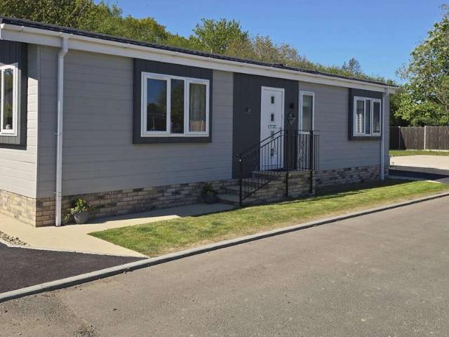 2 Bedroom Park Home Mobile Home