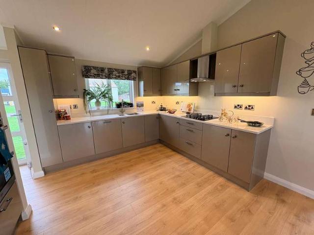 2 Bedroom Park Home Mobile Home