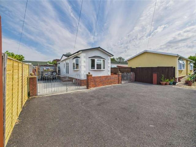 2 Bedroom Park Home Mobile Home