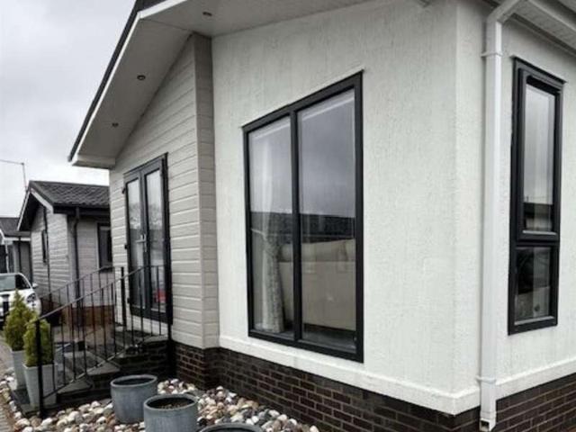 2 Bedroom Park Home Mobile Home