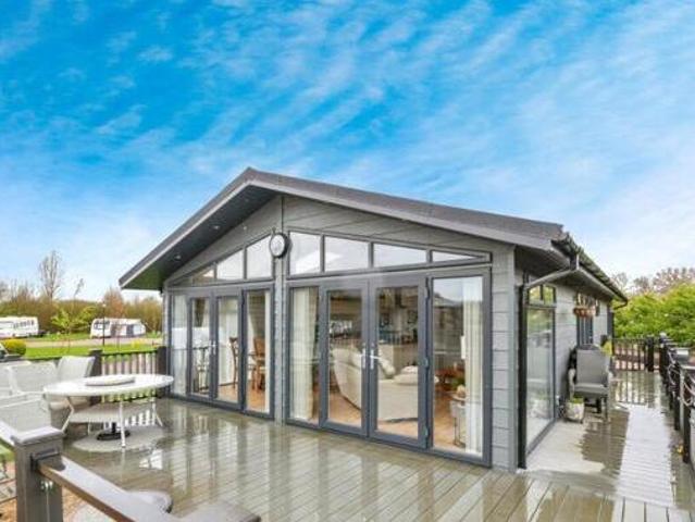 2 Bedroom Park Home For Sale In Marston