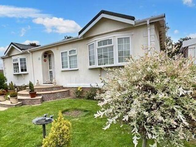 2 Bedroom Park Home For Sale In Mere Road, Waddington