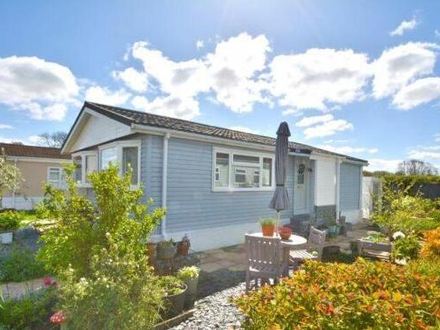 2 Bedroom Park Home For Sale In Meysey Hampton
