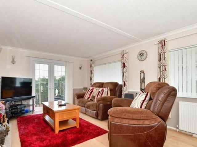 2 Bedroom Park Home For Sale In Monkton