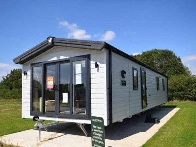 2 Bedroom Park Home For Sale In Monksthorpe