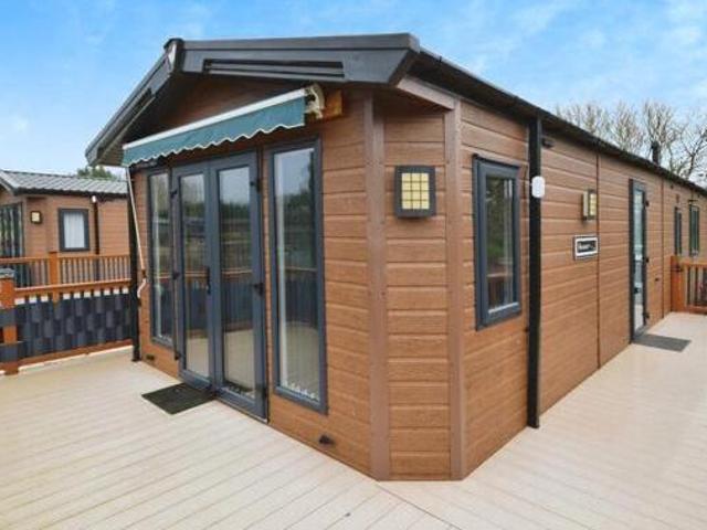 2 Bedroom Park Home For Sale In Monksthorpe