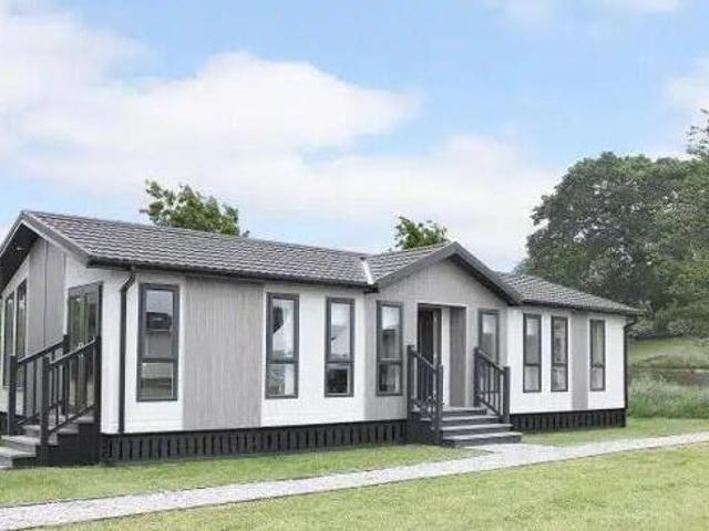 2 Bedroom Park Home For Sale In Near Poole