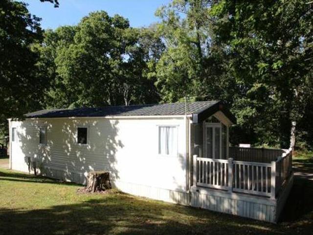 2 Bedroom Park Home For Sale In New Milton, Hampshire