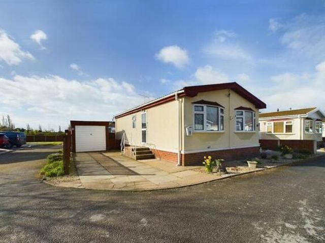 2 Bedroom Park Home For Sale In Newark