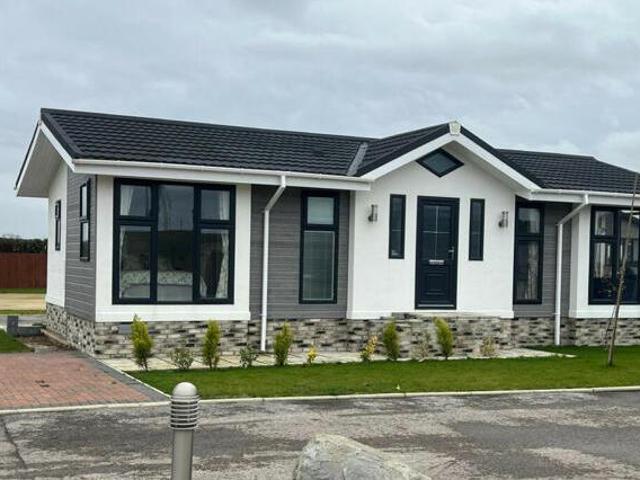 2 Bedroom Park Home For Sale In North Yorkshire