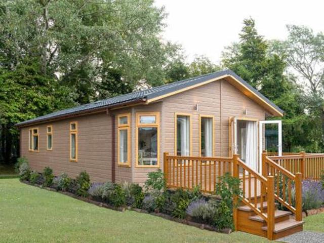 2 Bedroom Park Home For Sale In Nottinghamshire