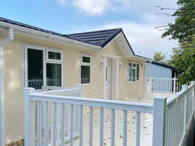 2 Bedroom Park Home For Sale In Nr Poole