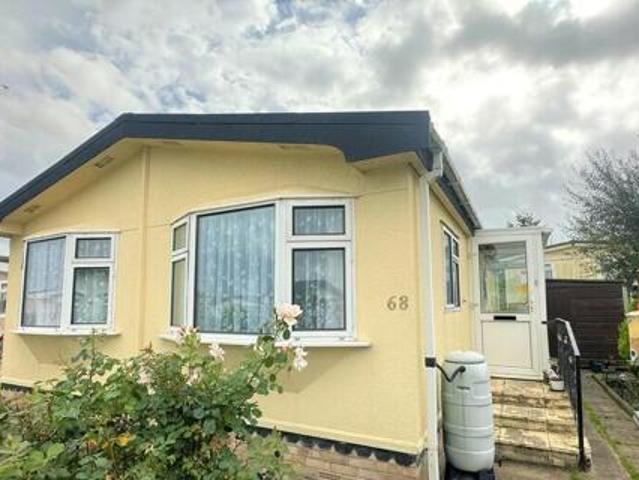 2 Bedroom Park Home For Sale In Oaktree Park