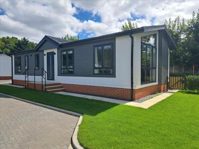 2 bedroom park home for sale in Orchard Bungalows, Burnham Bee.