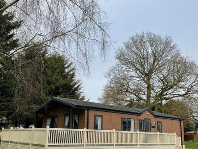 2 Bedroom Park Home For Sale In Allerthorpe, York