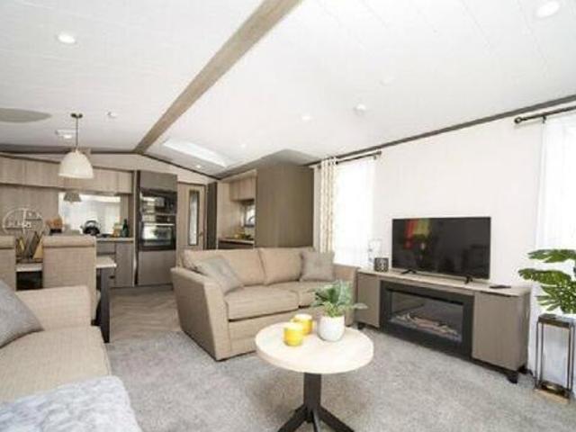 2 Bedroom Park Home For Sale In Allerthorpe