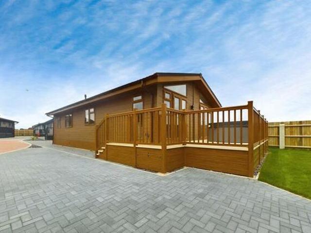 2 Bedroom Park Home For Sale In Bacton