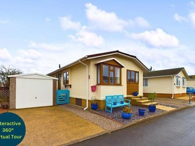 2 Bedroom Park Home For Sale In Barton upon humber, North Lincolnshire