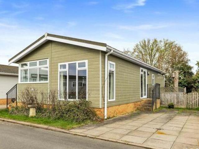 2 Bedroom Park Home For Sale In Barton Road, Welford On Avon