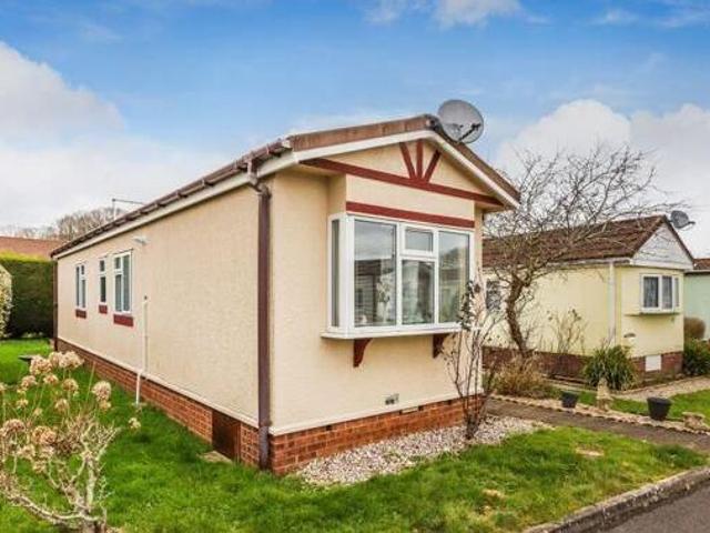 2 Bedroom Park Home For Sale In Beare Green