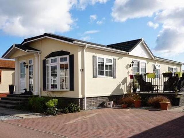 2 bedroom park home for sale in Carnoustie DD7 DD7