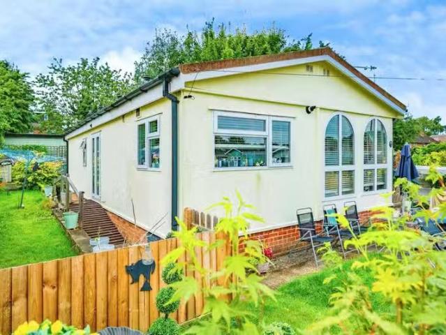 2 bedroom park home for sale in Caravan Site, St. Albans, AL1