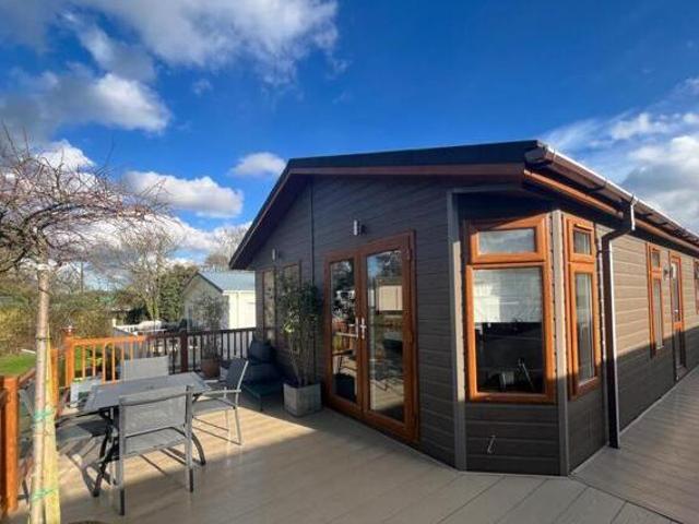 2 Bedroom Park Home For Sale In Carlton