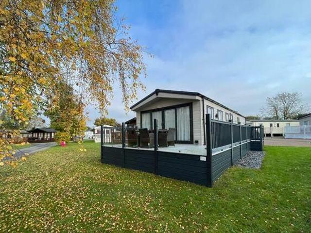 2 Bedroom Park Home For Sale In Carlton